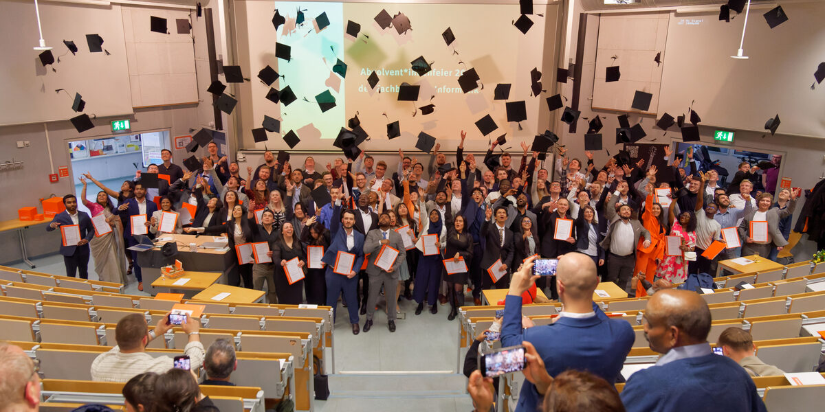 Successful graduation: Graduation ceremony 2024 at the Department of ...